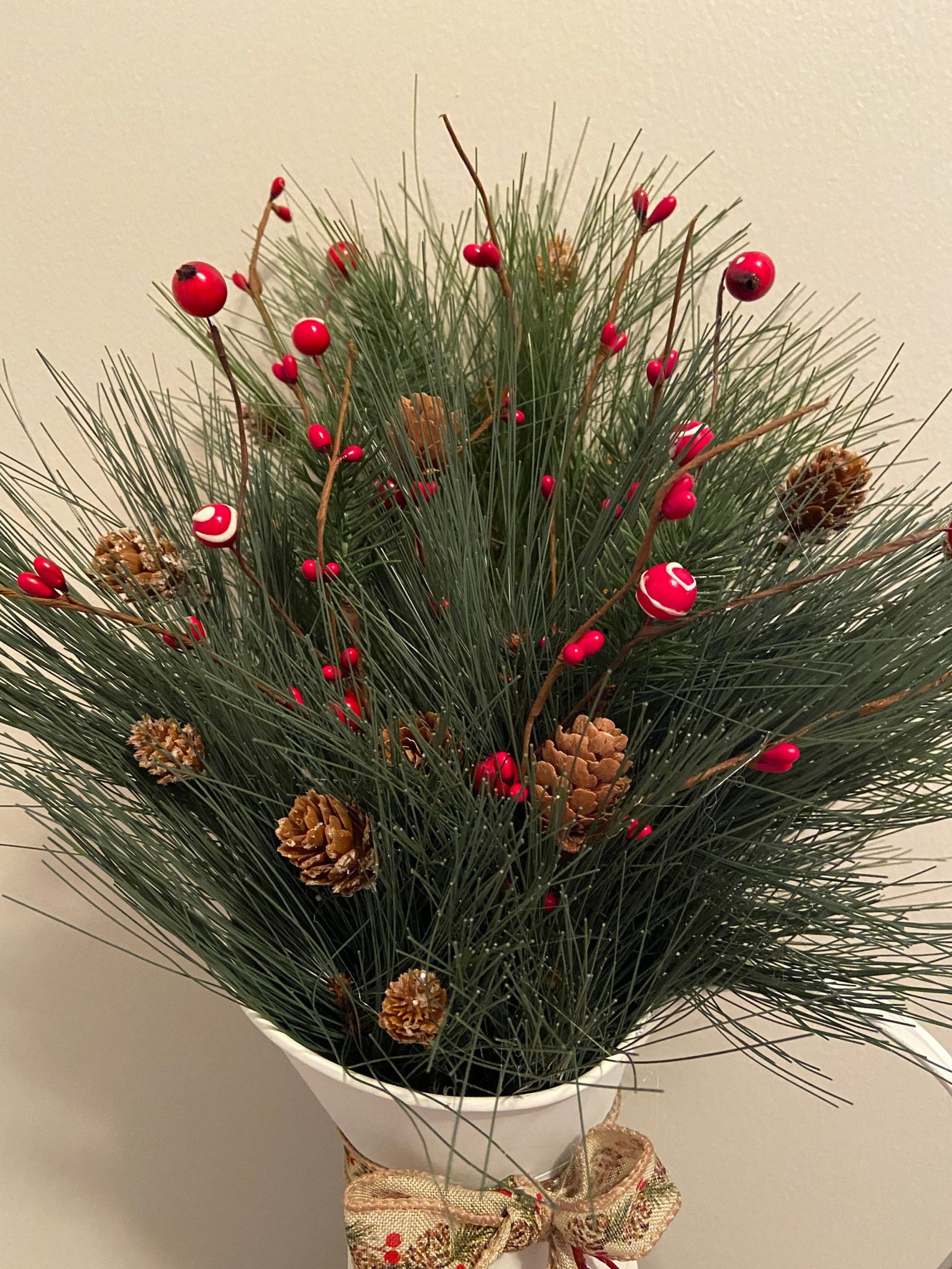 Farmhouse Christmas Pitcher Centerpiece: Pine, Pinecones & Berries - Etsy