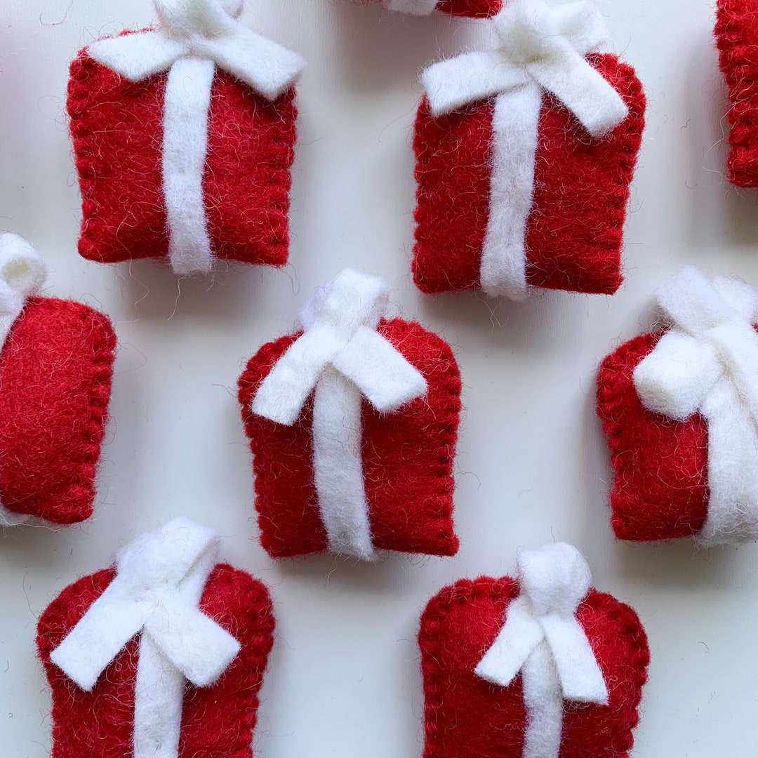 1 Felt Christmas Present - Red With White Ribbon | Christmas Garland ...