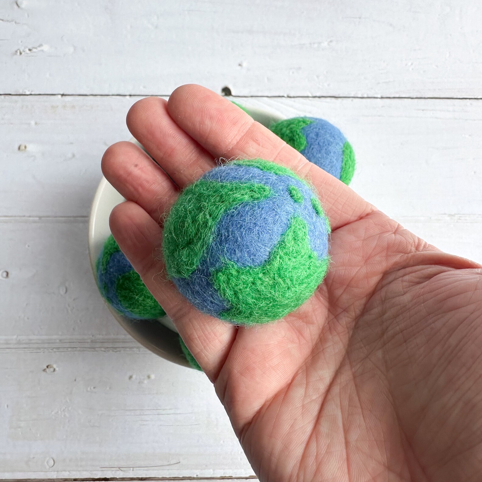 1 Felt World Earth Globe 4cm |earth Day, Earth, World, Planet, Garland ...