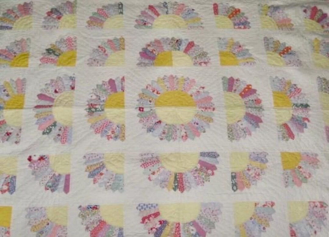 Antique Dresden Plate Variation Quilt - Etsy