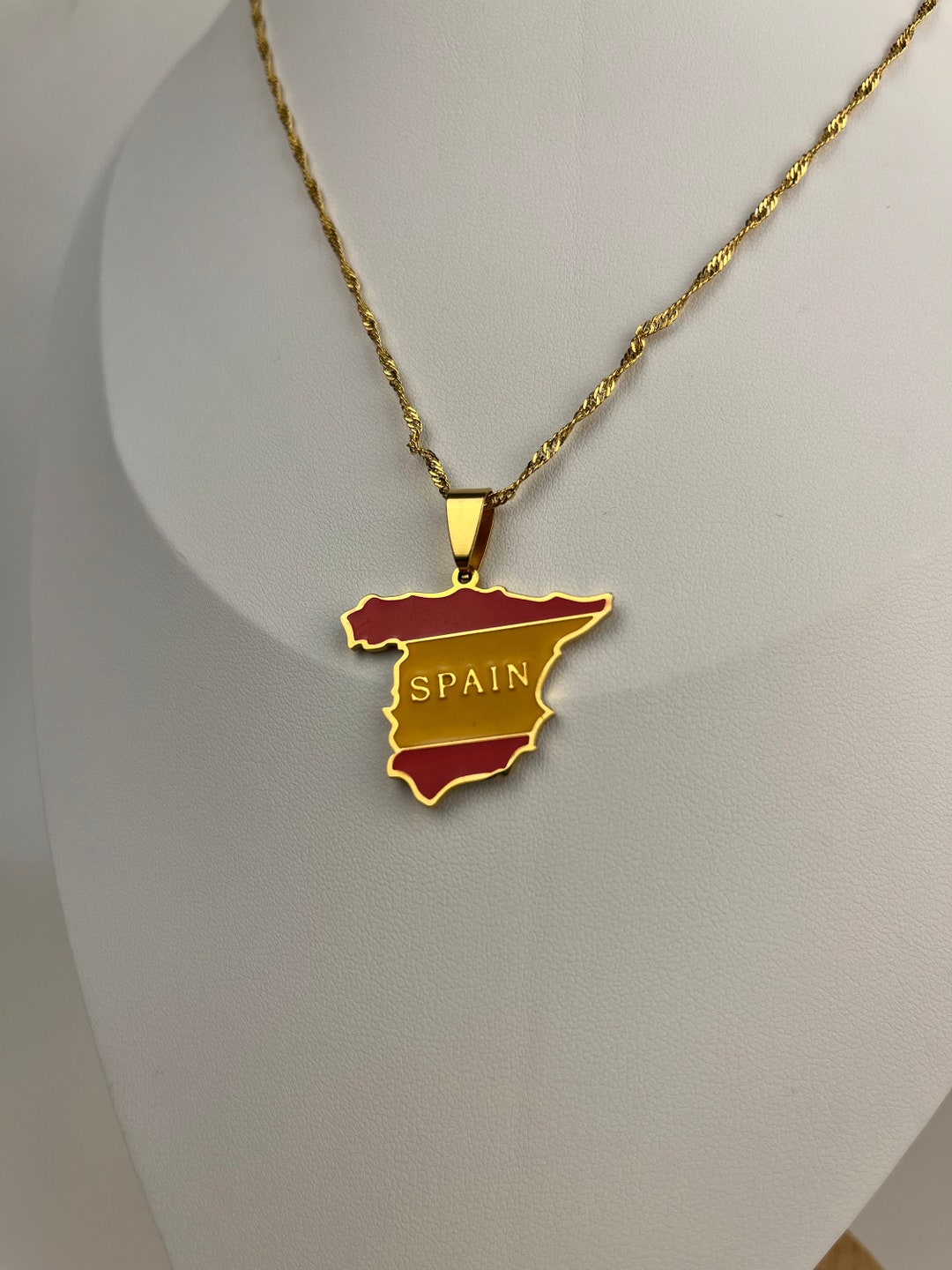 Spain Map With Flag Necklace - Etsy