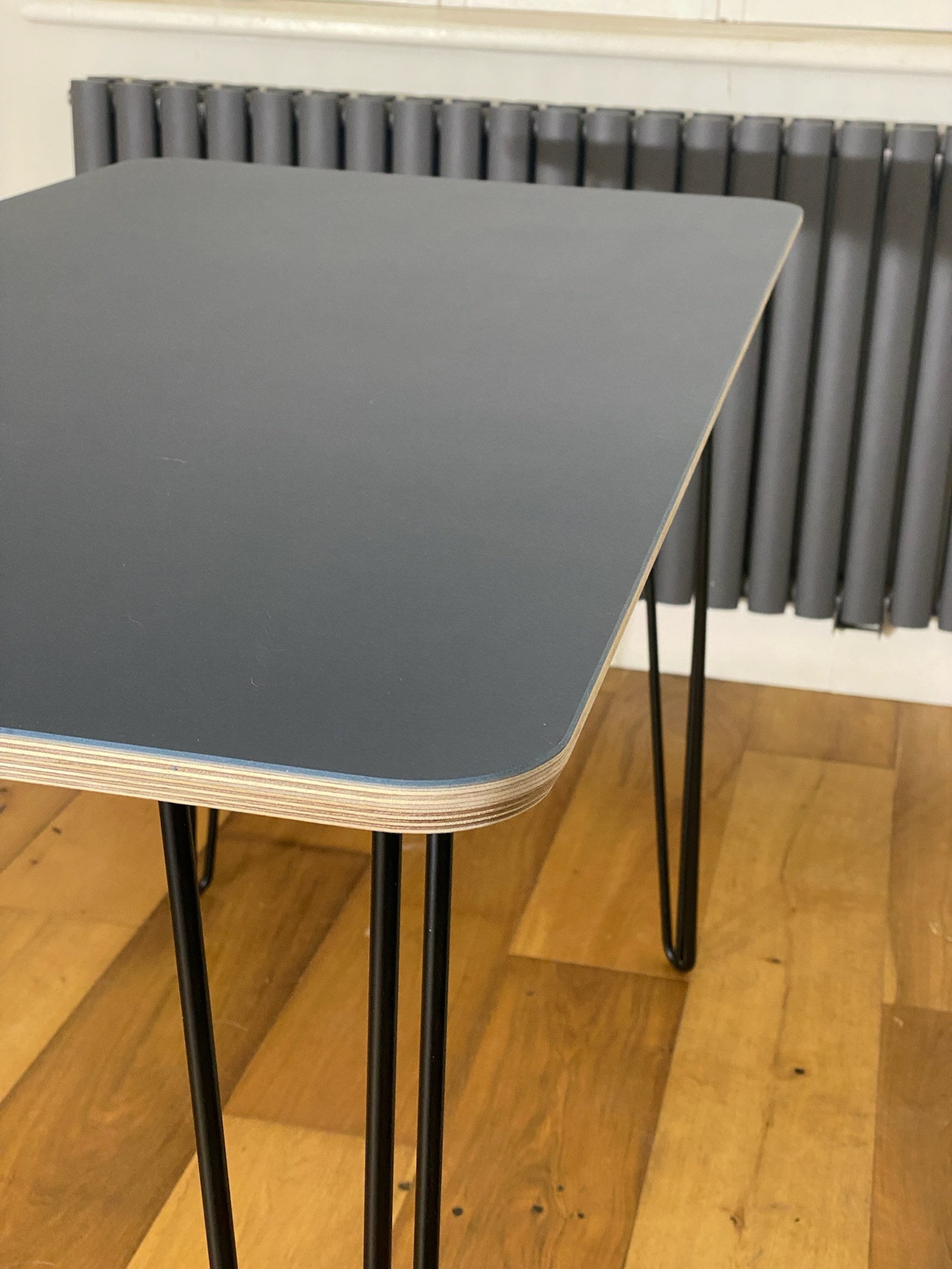 Ply and Linoleum Scandinavian Style Minimalist Desk With Hairpin Legs ...