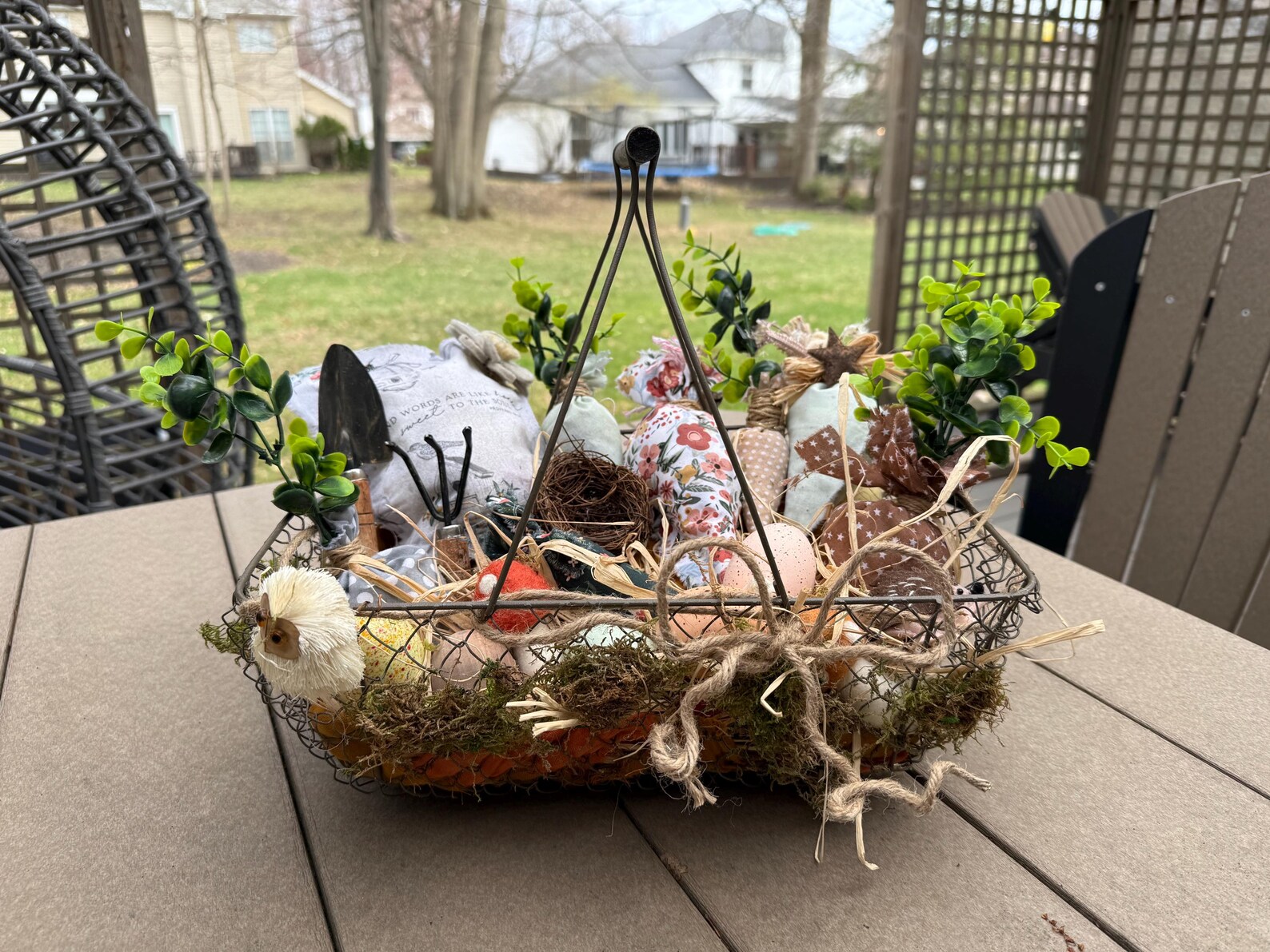 Chicken Wire Centerpiece - LARGE OPT 1 Comfort Colors, Kitchen, Dining ...