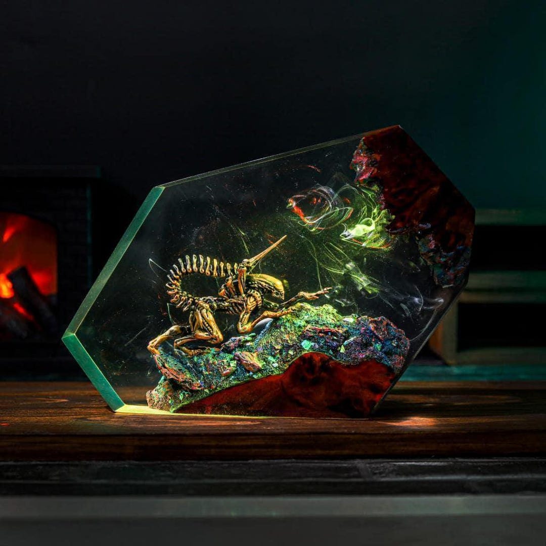 Alien Xenomorph Star Wars Epoxy Lamp Ver 3, Sci-fi Horror Resin Art ...