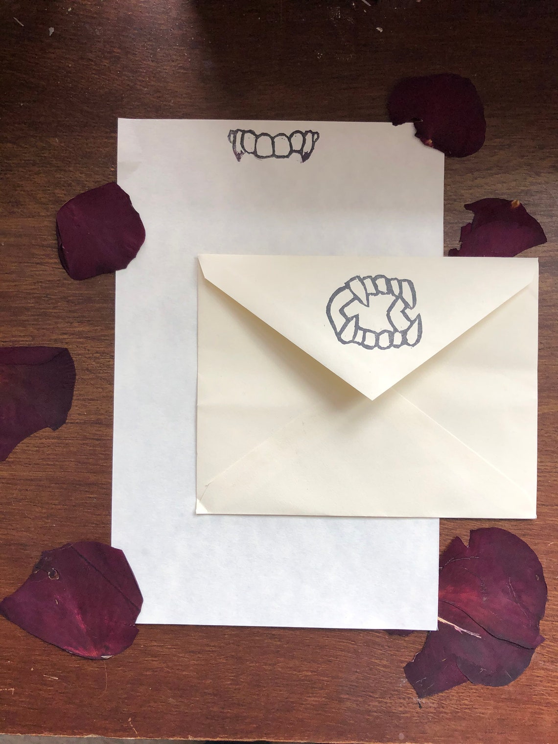 10 Piece Dracula Inspired Letter and Envelope Set - Etsy