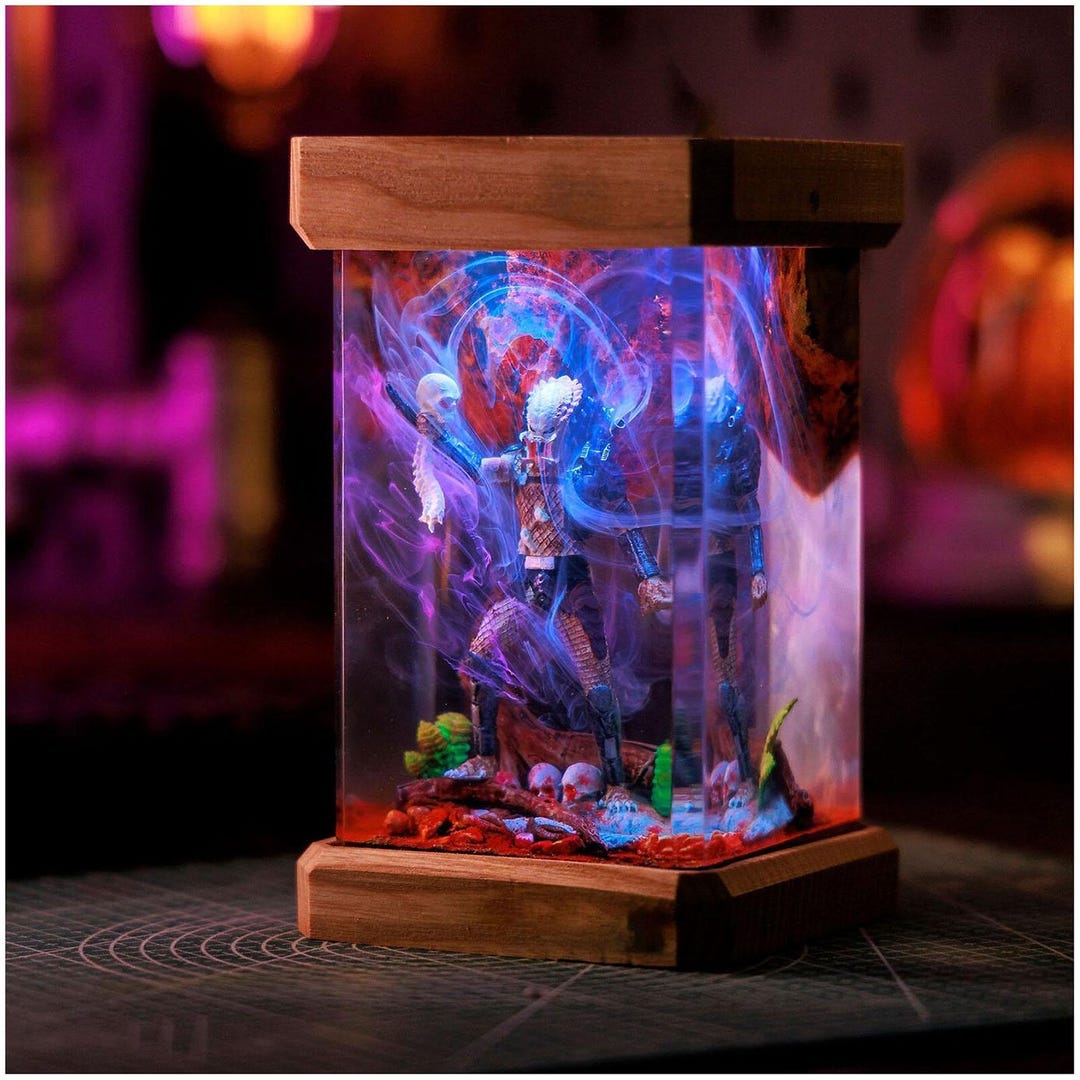 Predator Xenomorph Alien Space Monster Epoxy Resin Lamp, Night Light - Etsy