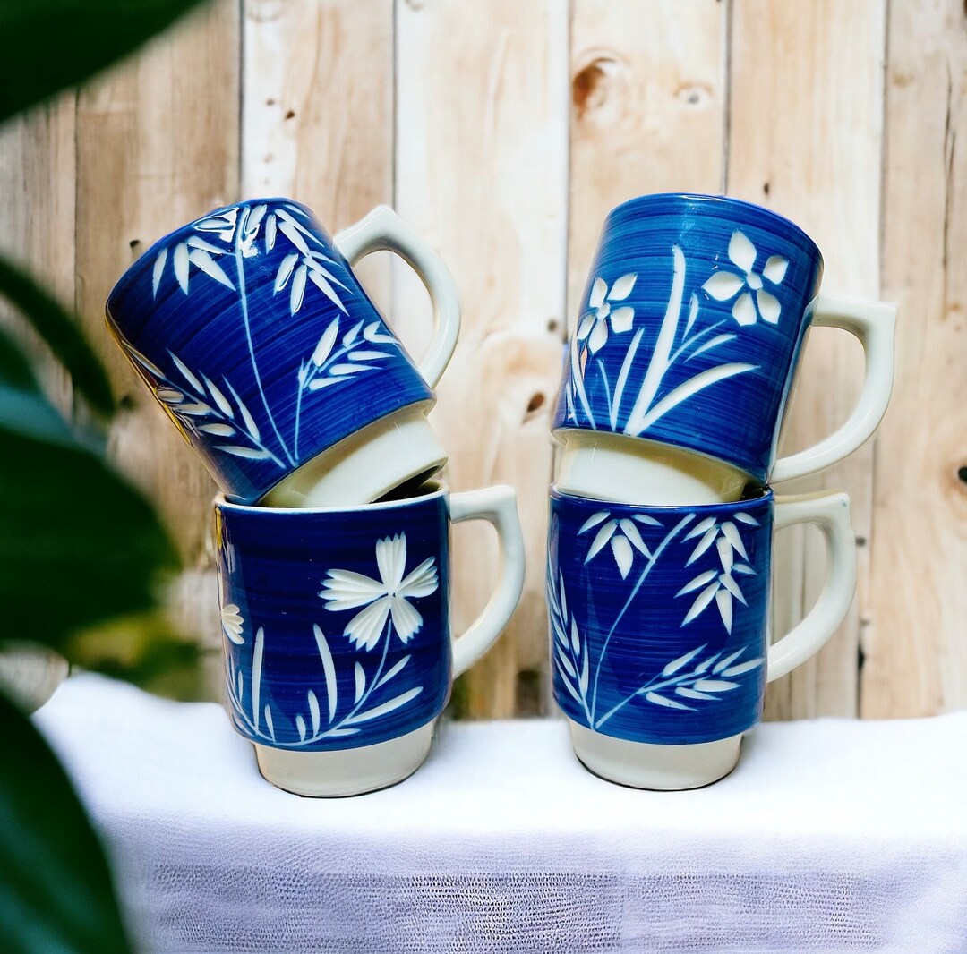 Vintage Pretty Set of 4 Asian Style Mugs, in Deep Blue and White, With ...