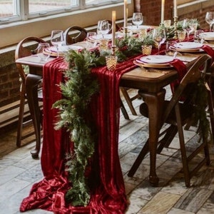 Red Christmas Velvet Table Runner and Napkins Set Luxury Table - Etsy