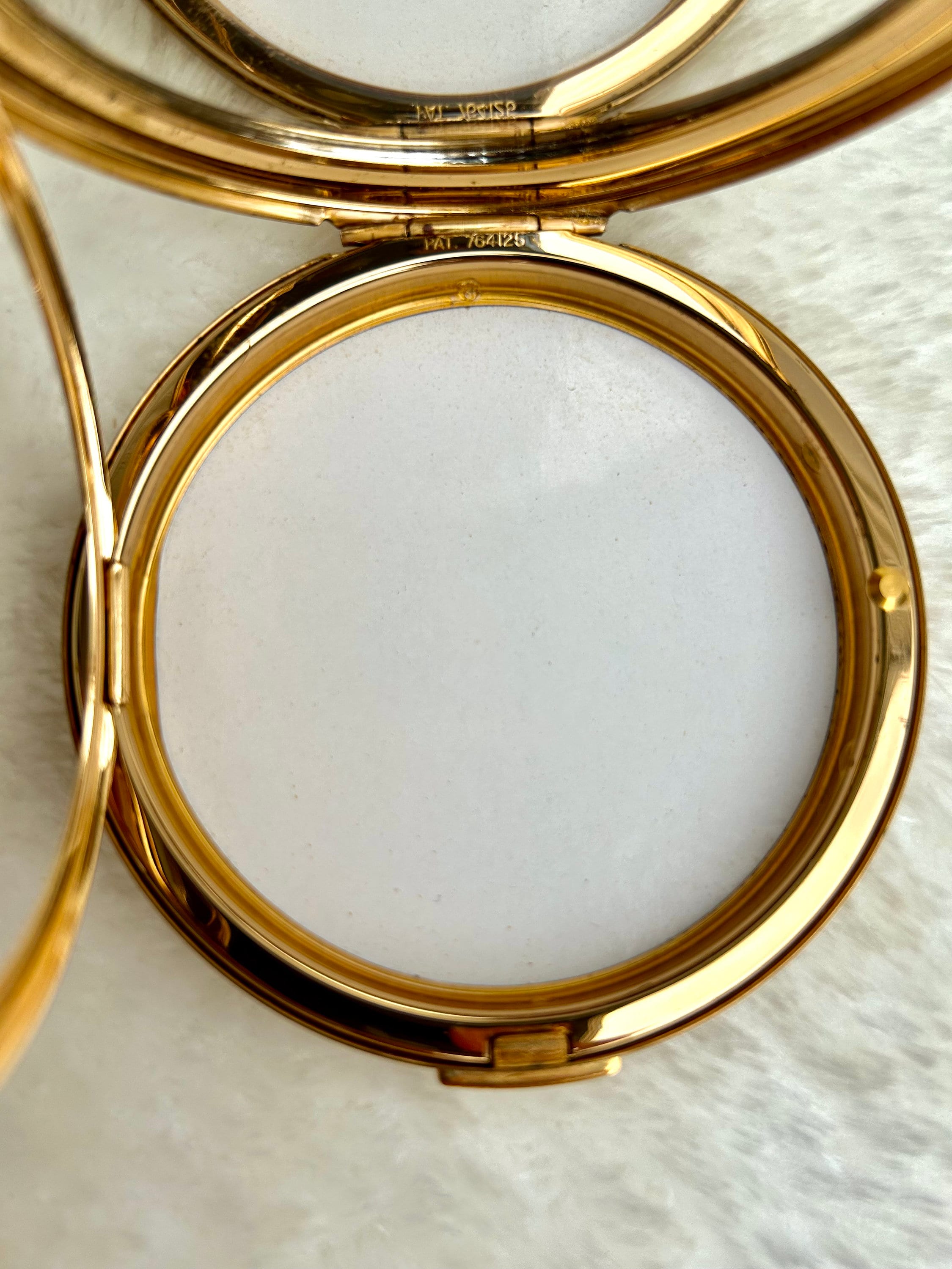 Vintage Stratton Compact Mirror Made in England, Gold Engraved Leaves ...