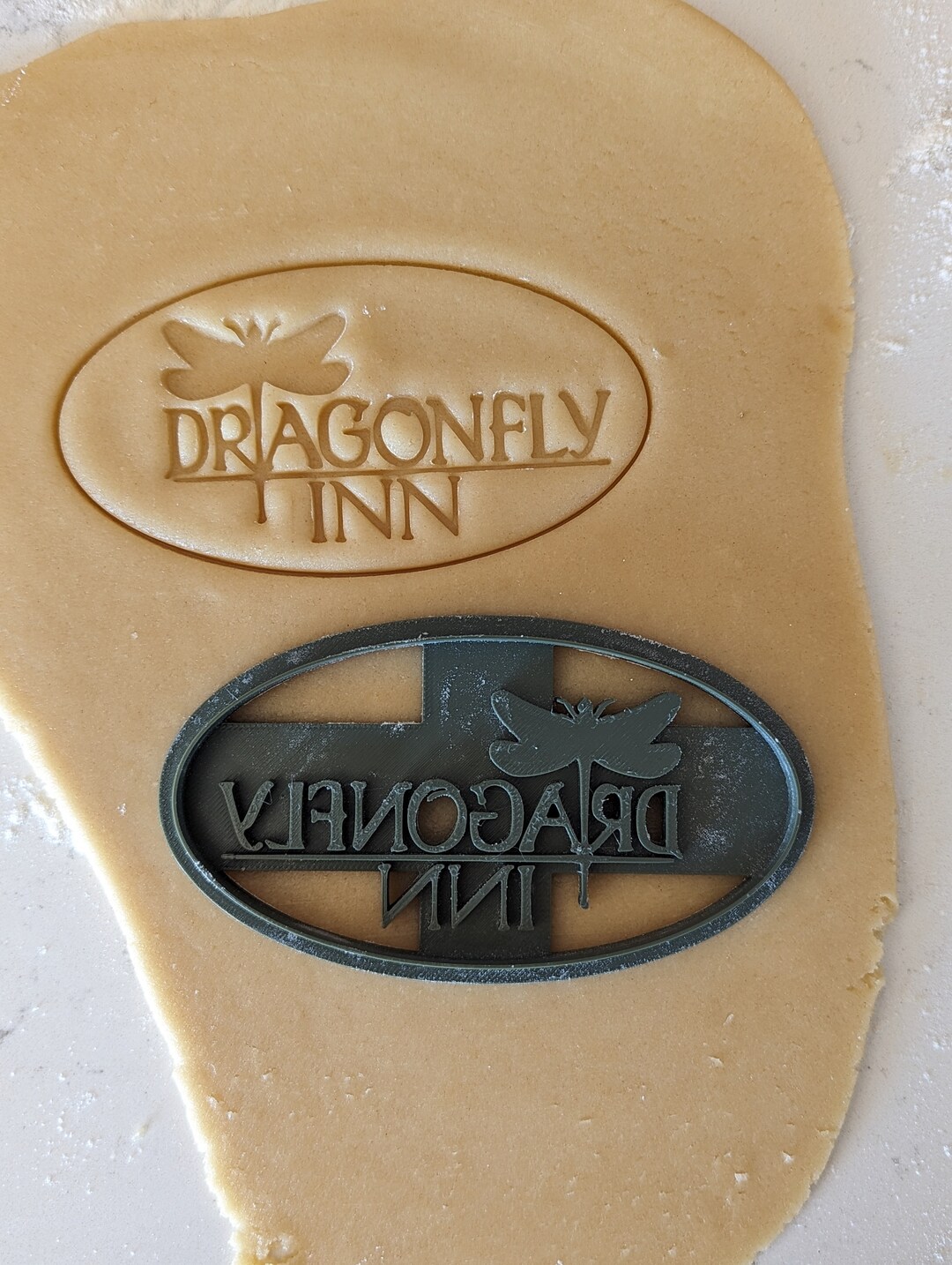 Dragonfly Inn Cookie Cutter - Etsy