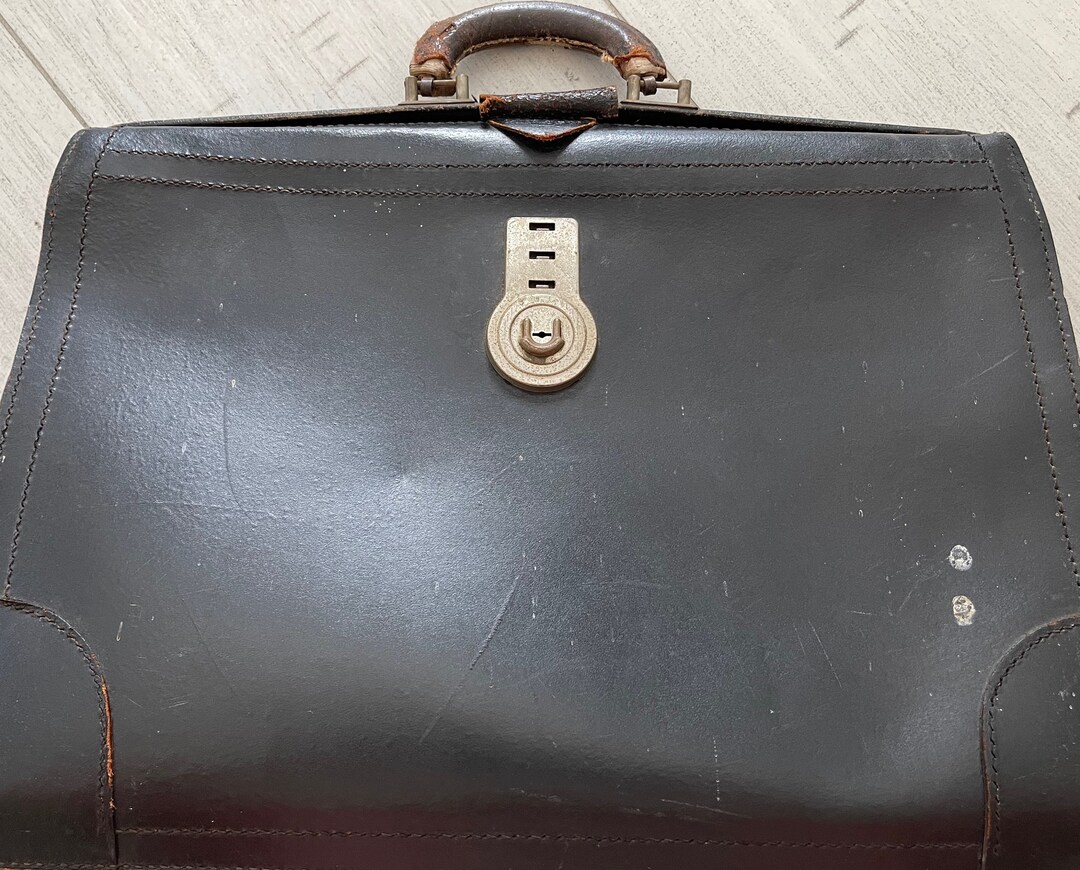 Vintage Leather Doctor's Medical Bag / Old Doctor Satchel With Pockets ...