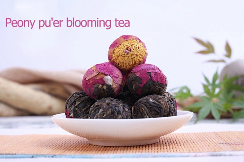 Red Selection X3 - Rose, Peony, Lily - Petals Blooming Tea Ball Hand ...