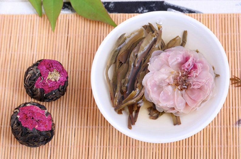 Red Selection X3 - Rose, Peony, Lily - Petals Blooming Tea Ball Hand ...