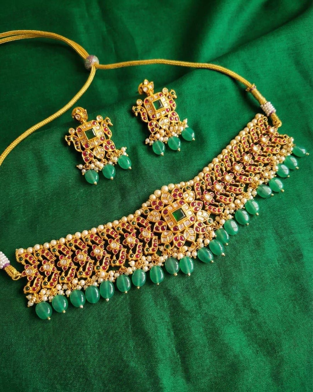 Traditional Gold Filigree Choker: Intricate Gold Craftsmanship ...