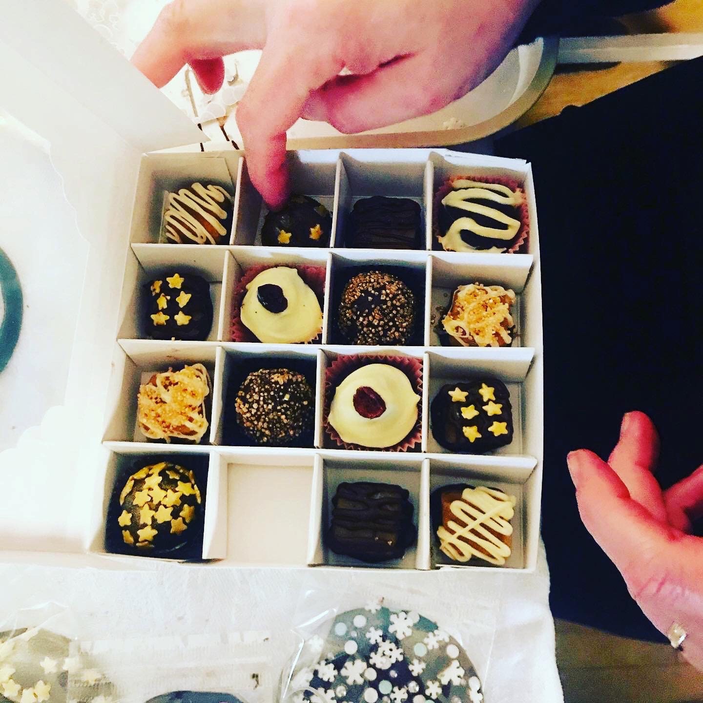 Chocolate Truffle Making Kit Makes Around 9 12 Delicious Truffles ...