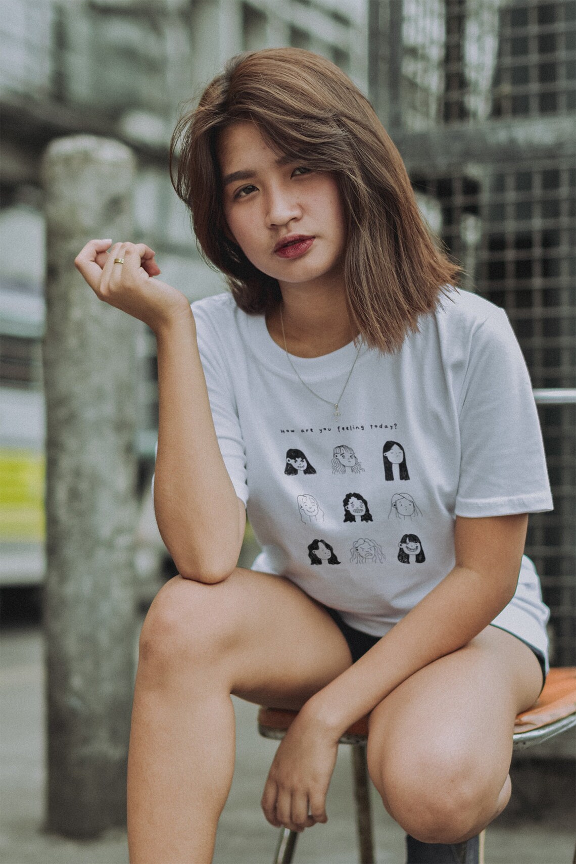 Chic Tee: Stylish Women's Vintage Graphic Shirt Trendy Retro Fashion ...