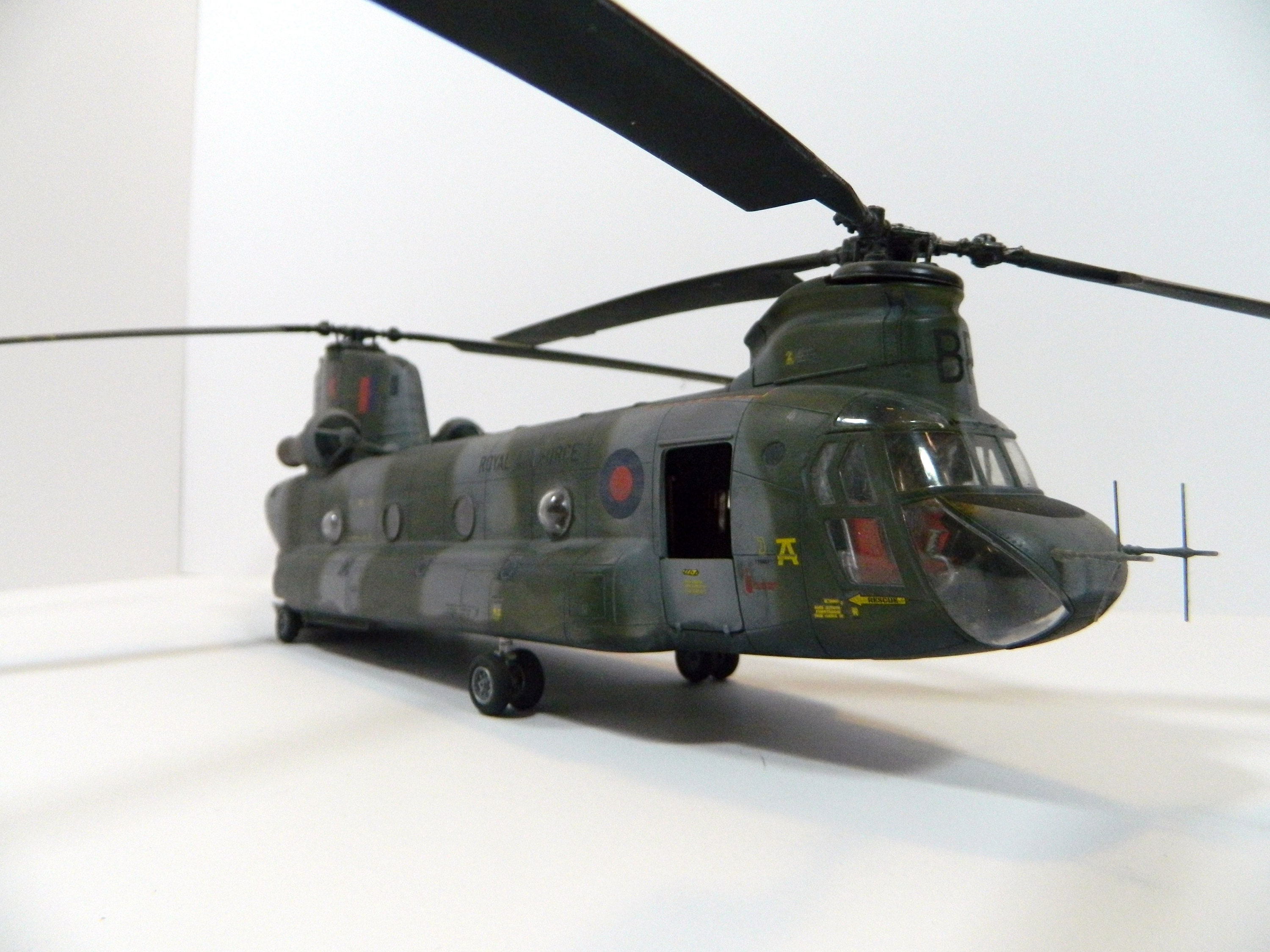 1/48 Scale Chinook - Scale Model Professionally Built to Order - Etsy
