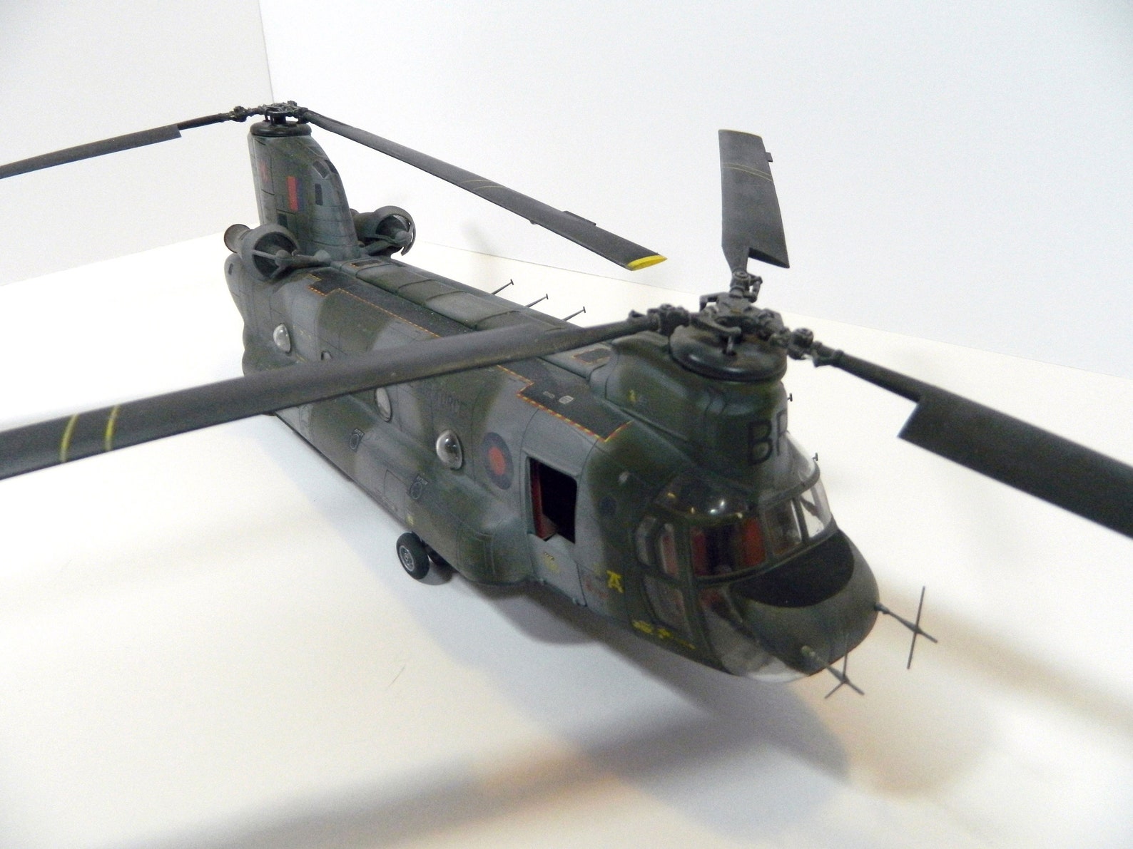 1/48 Scale Chinook - Scale Model Professionally Built to Order - Etsy