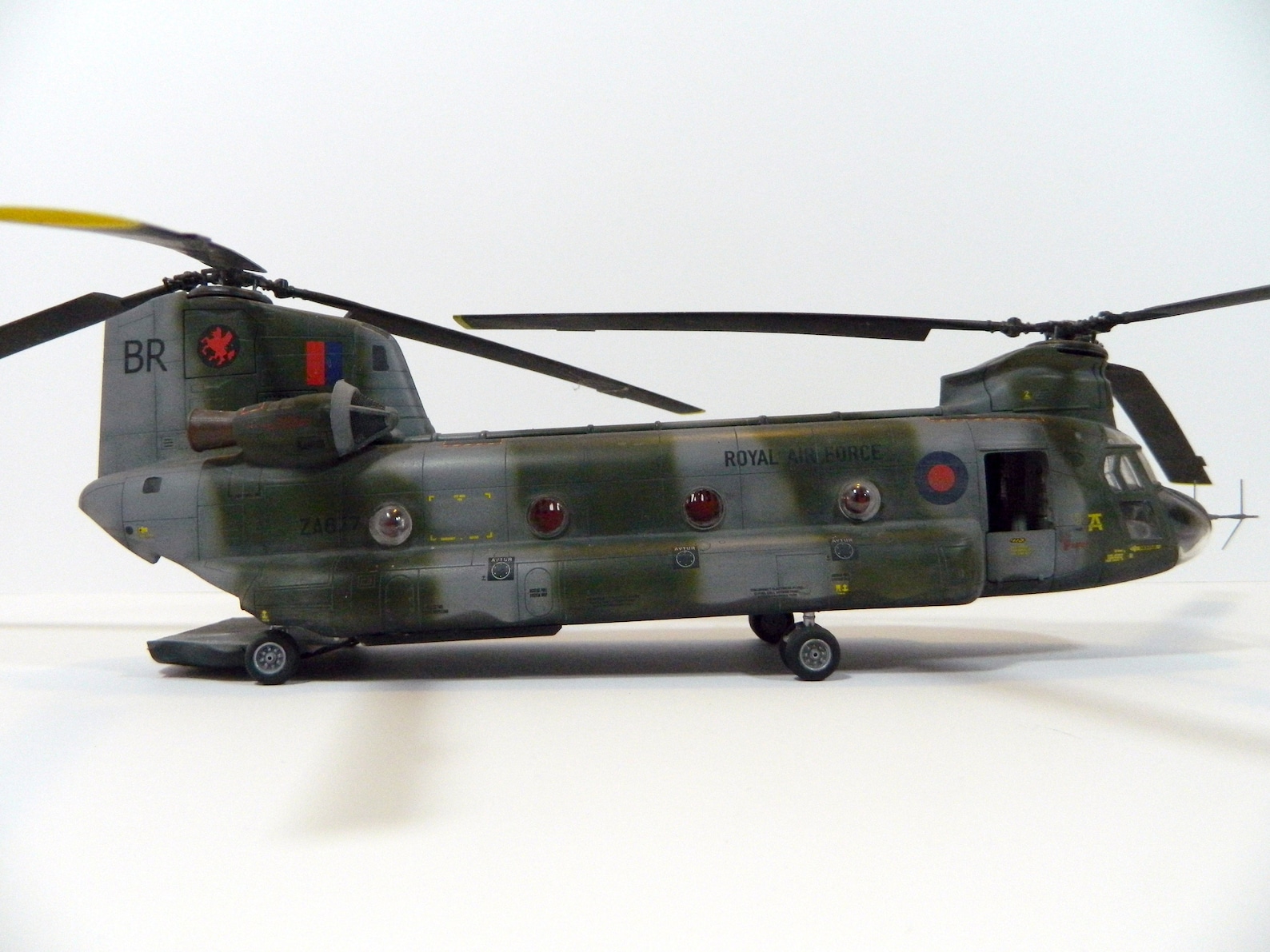 1/48 Scale Chinook - Scale Model Professionally Built to Order - Etsy