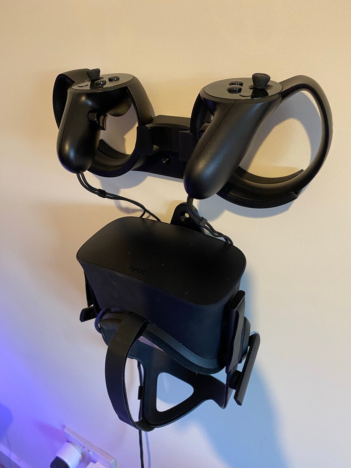 Oculus Rift CV1 Headset & Controller Wall Mounts - Etsy