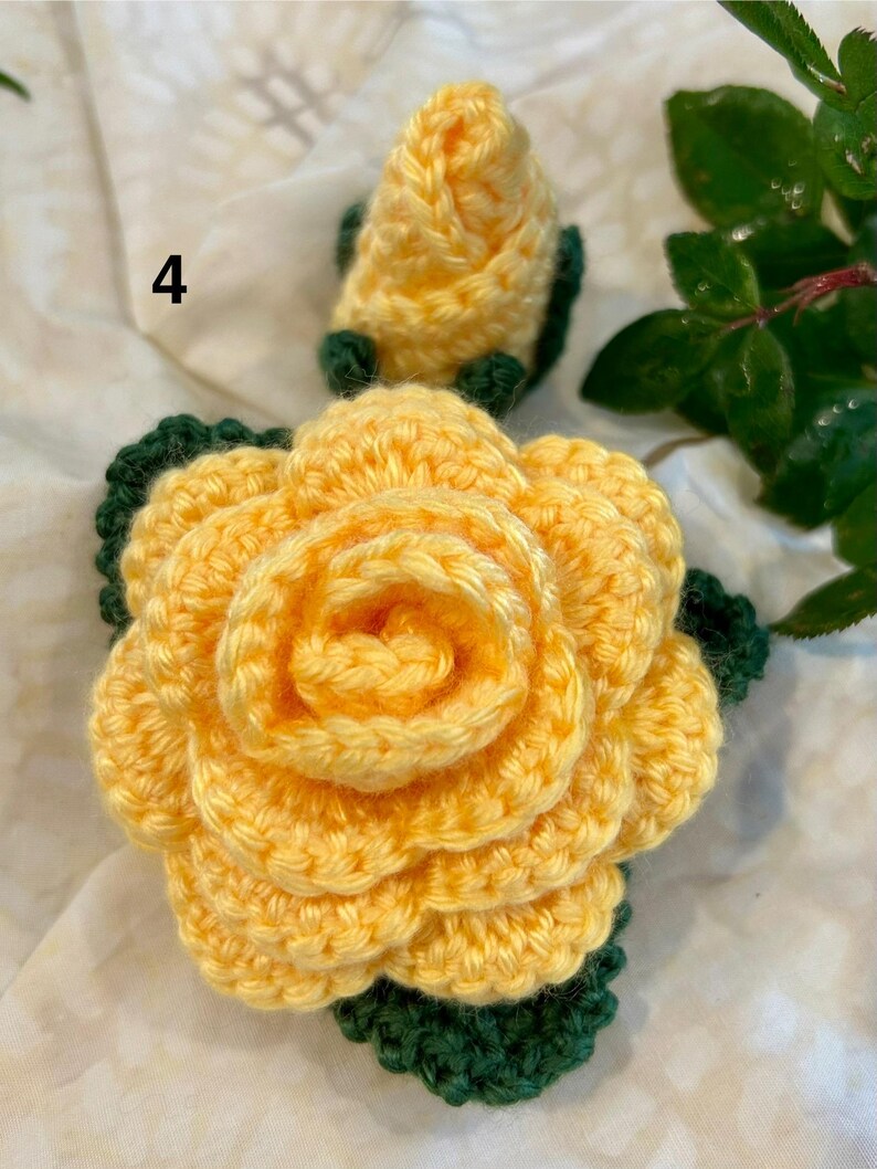 Crochet Roses and Rosebuds | Bundle of 3 Blooms and 3 Rosebuds - Etsy