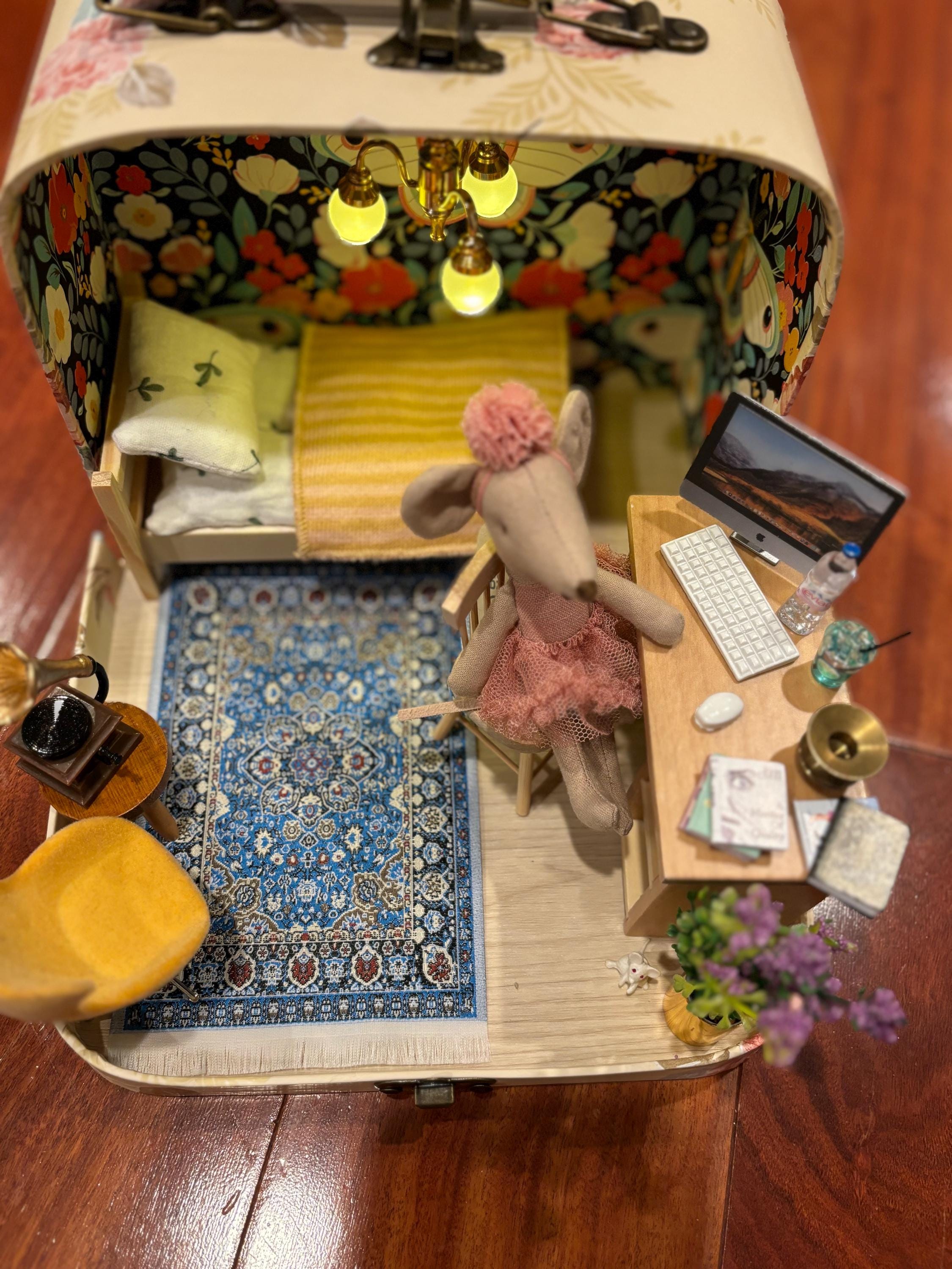 Small Dollhouse in a Suitcase, Miniature Furniture in 1:12 Scale ...