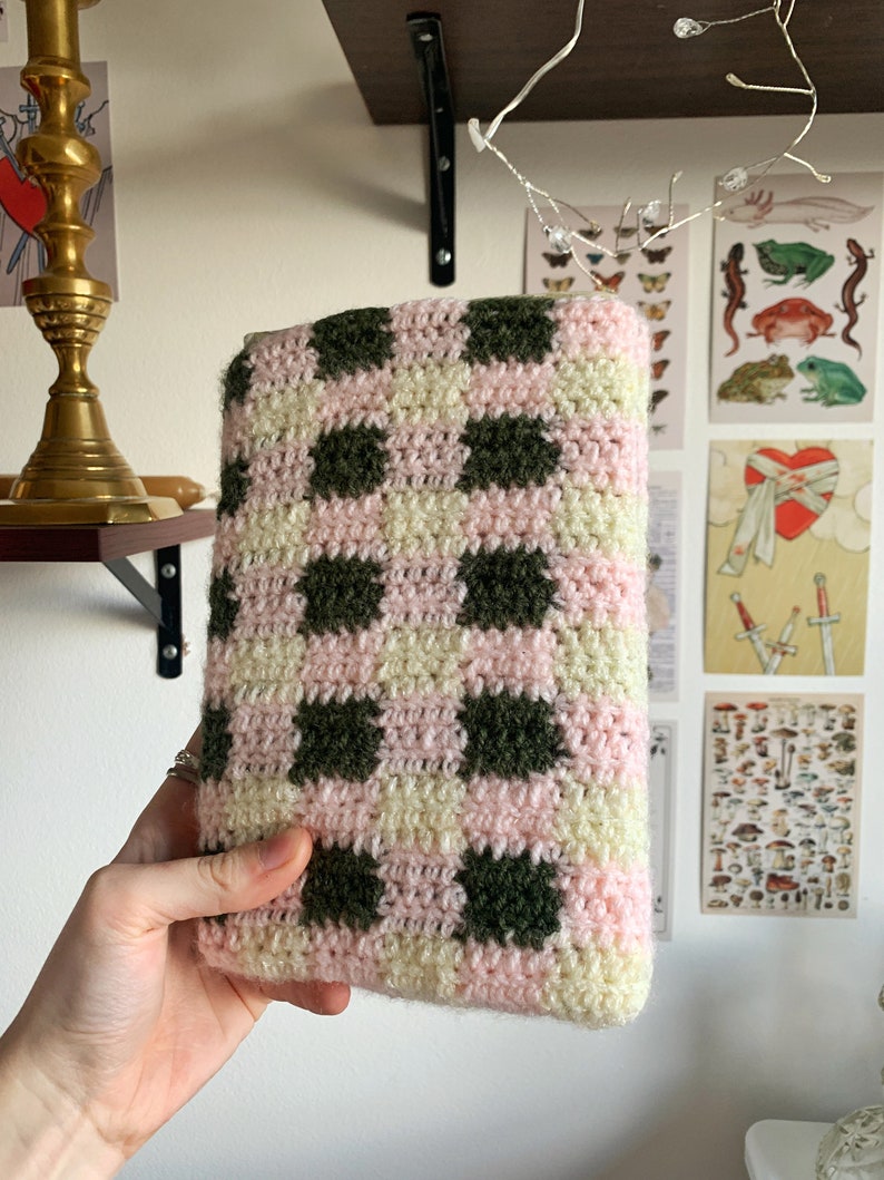 Crochet Gingham Book Sleeve, Cottagecore Book Covers, Crochet Book ...
