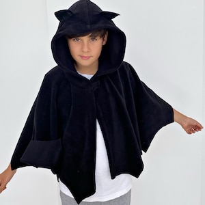 Kids' Halloween Bat Cape, Gothic Vampire Costume, Bat Wings Spooky Cape ...