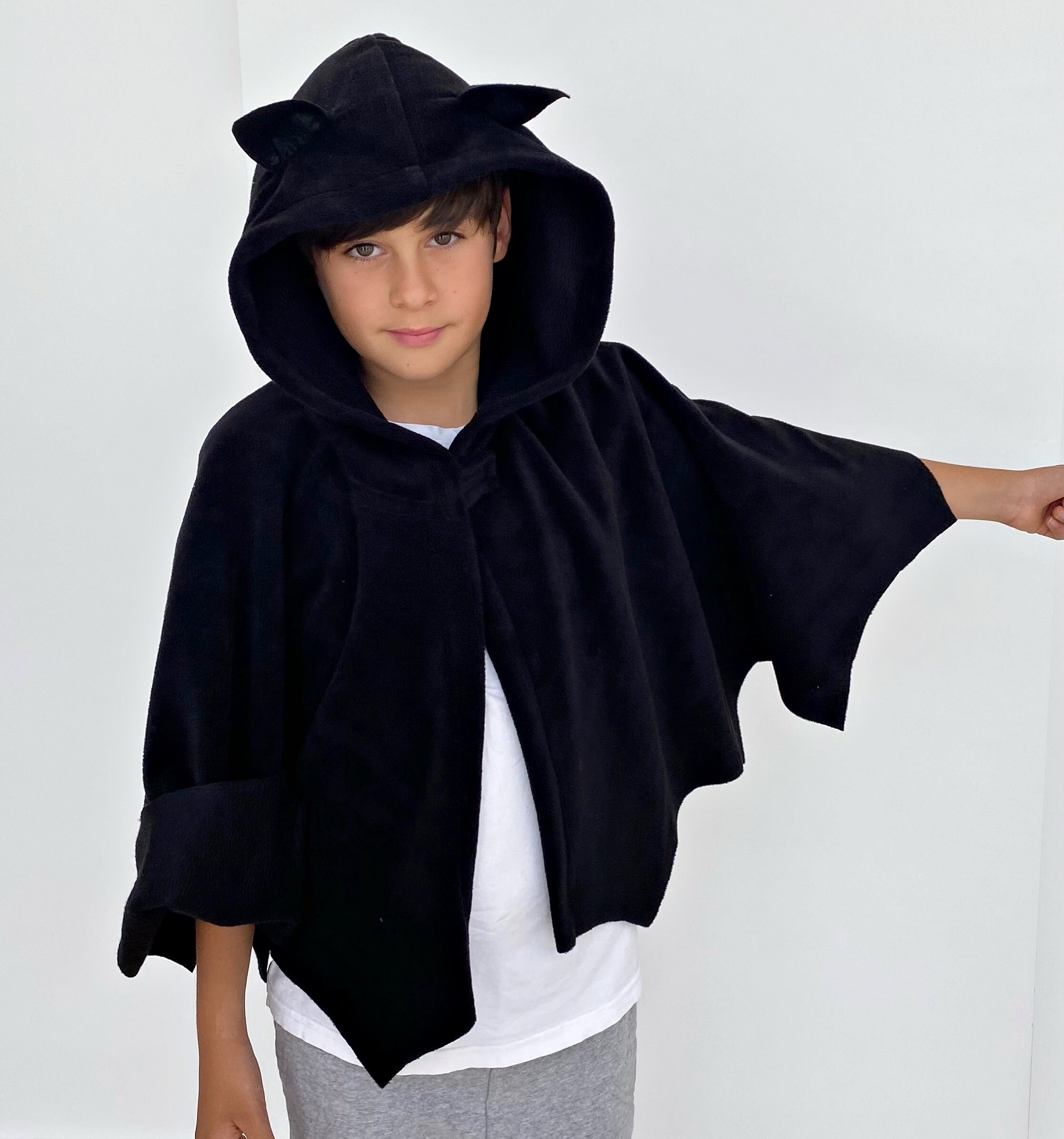 Kids' Halloween Bat Cape, Gothic Vampire Costume, Bat Wings Spooky Cape ...