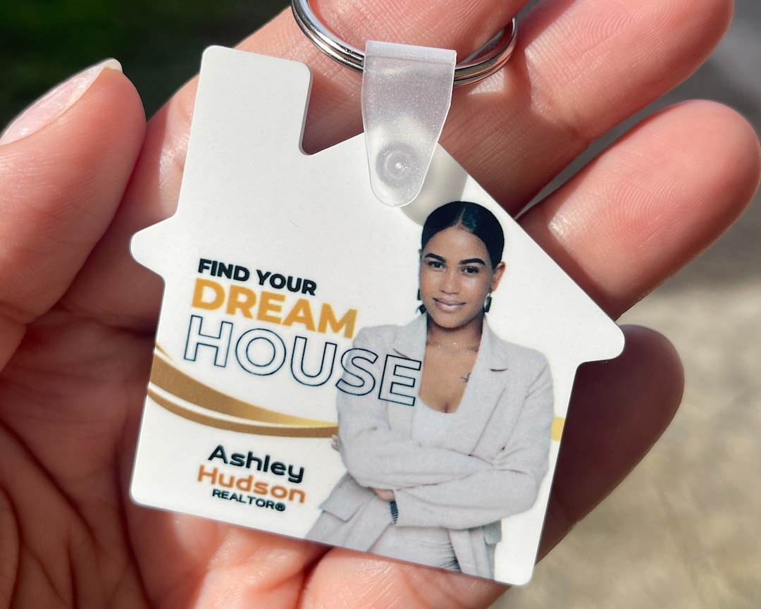 Plastic House Shaped Keychain | QR Code Keychain | Realtor Closing Gift ...