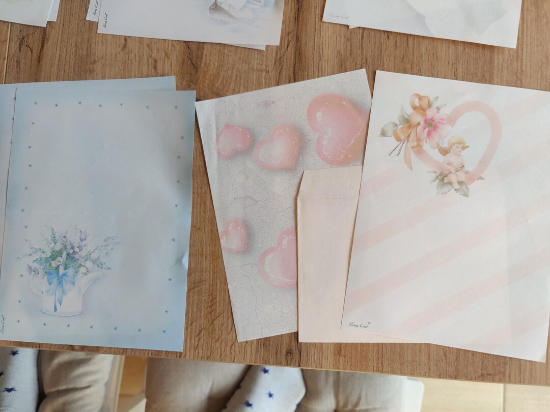 Authentic Vintage Stationery Assortment - Writing Paper and Envelops ...