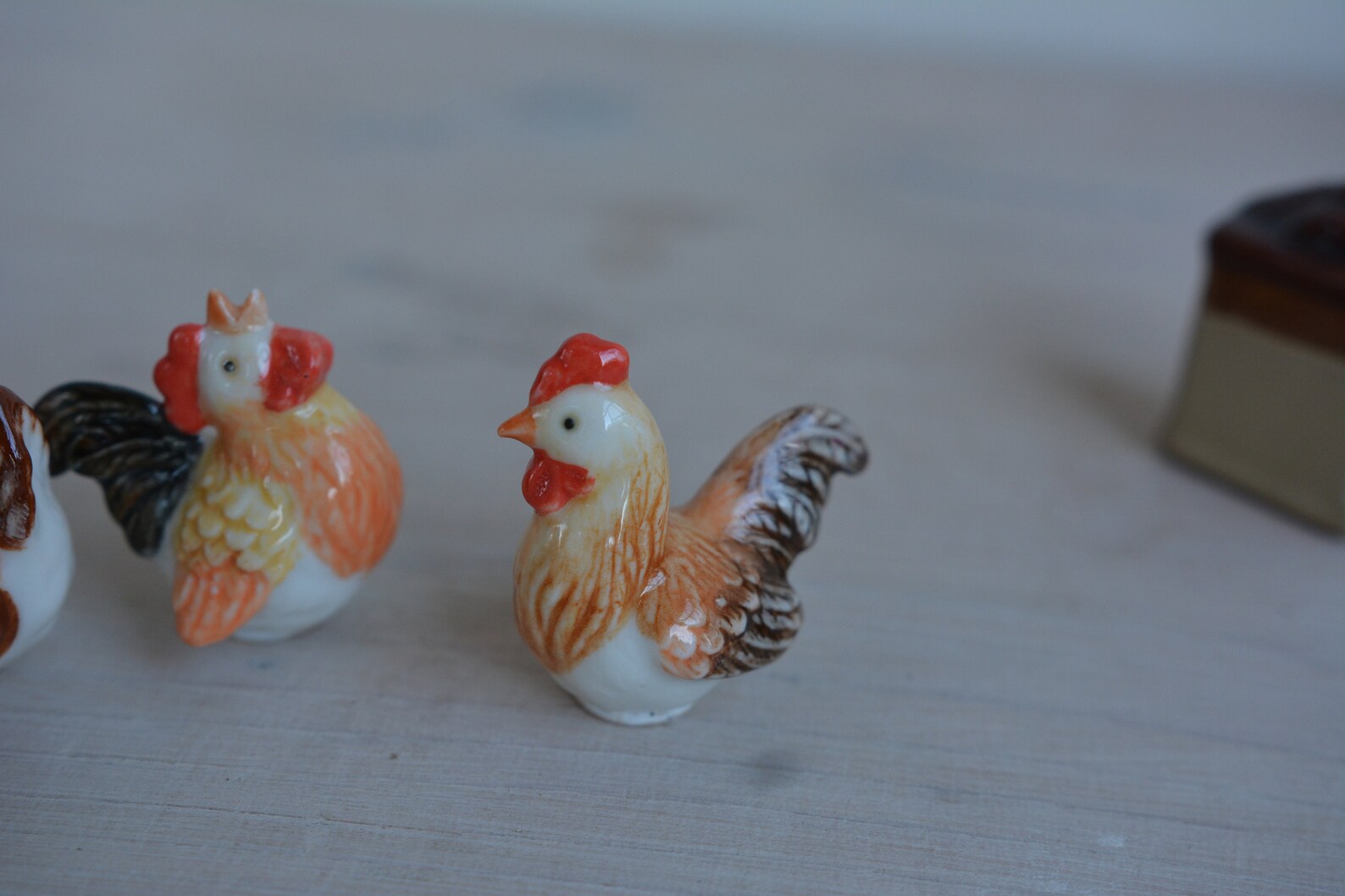 Vintage Small Ceramic Hens and a Clock | Farmhouse Pottery Animal ...