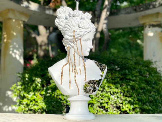 Modern Venus Statue