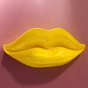Big Lip Sculpture Wall Mount, Modern Art Decoration, Red Lips Statue ...