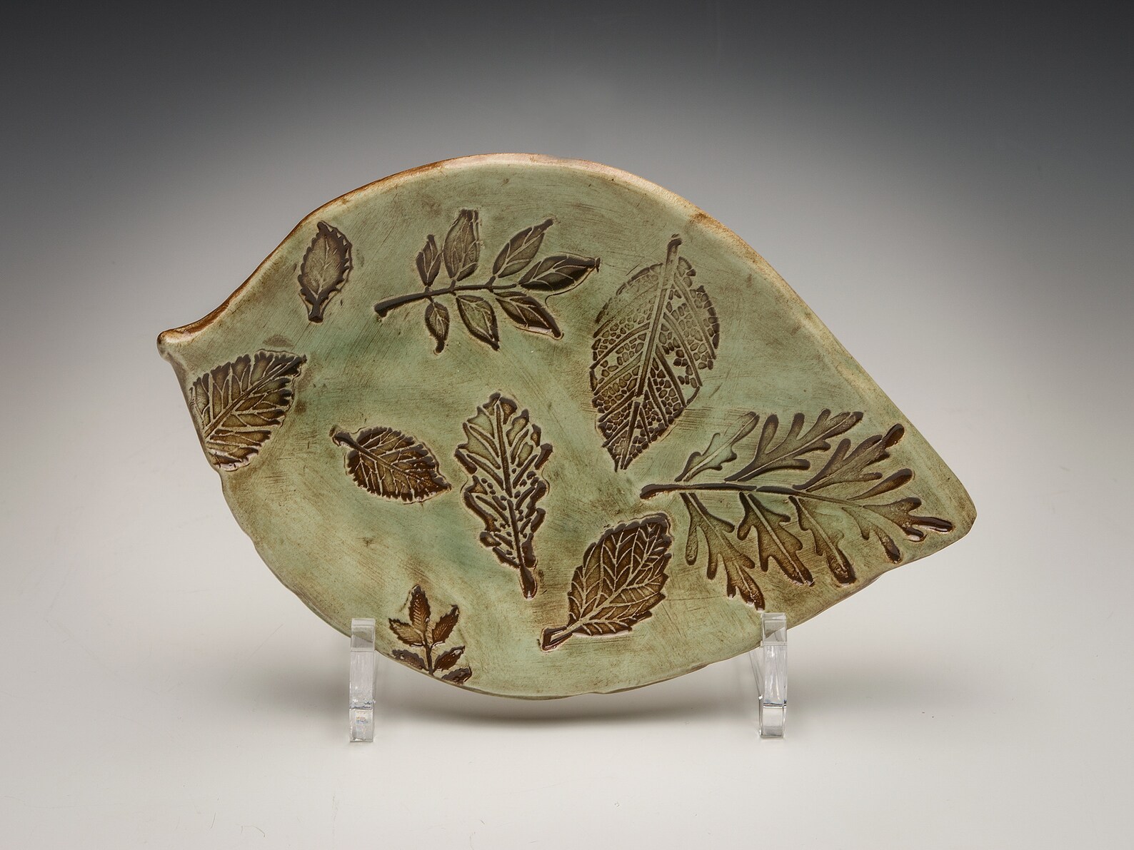 Slab-built Small Leaf-shaped Plate With Scattered Embossed - Etsy