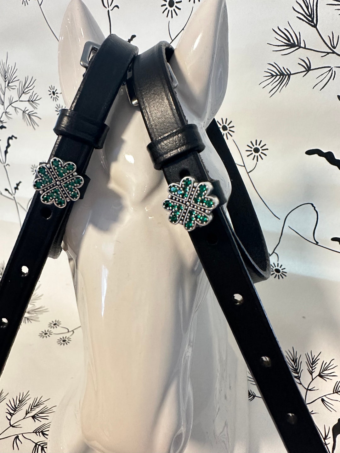 Black English Leather Spur Straps With Green Clover Crystal Charms - Etsy