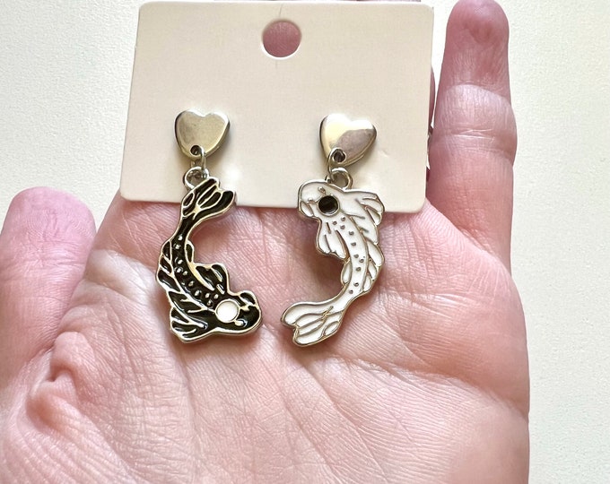 Black & White Koi / Gojo Satoru X Geto Suguru (jujutsu Kaisen) Earrings ...