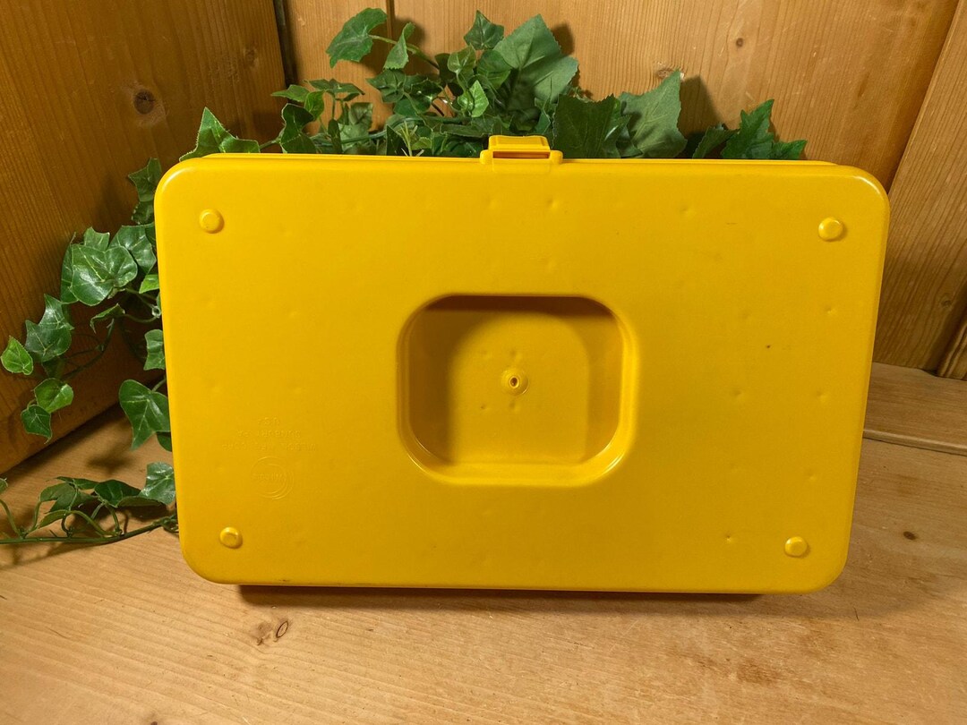 Vintage Hard Plastic Yellow Sewing Box Wilson Thread and Bobbin ...
