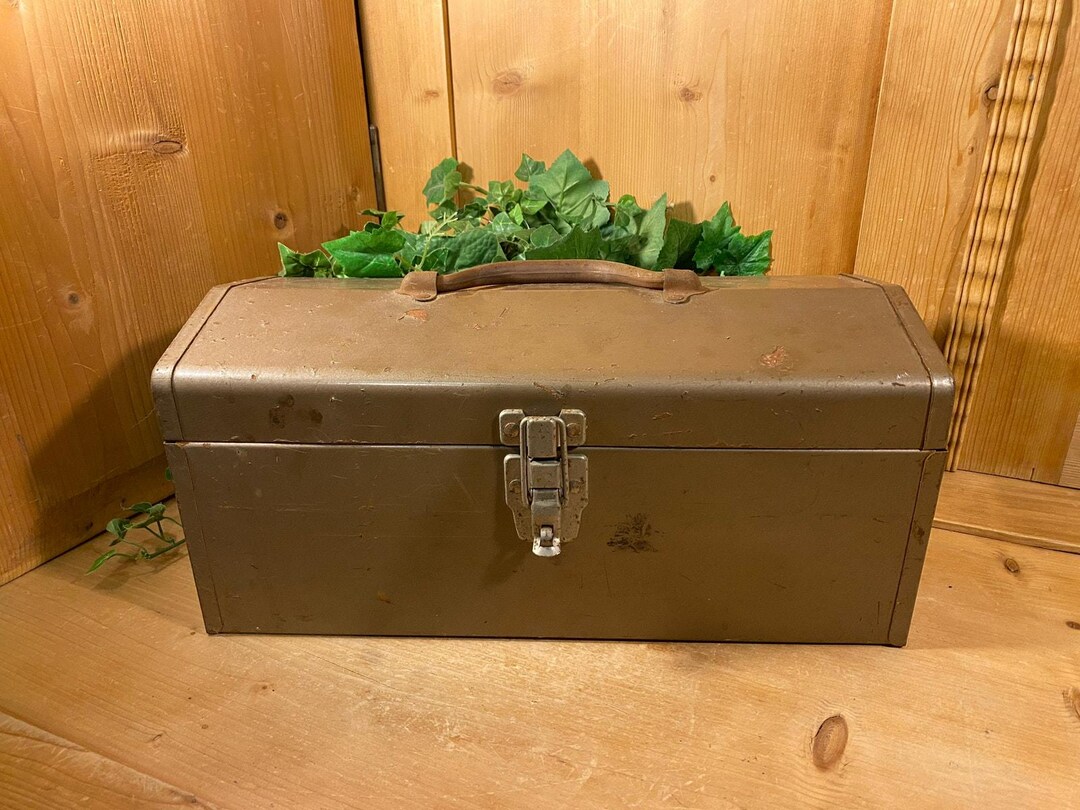 Vintage Gray Metal Tool Box With Black Lift-out Tray | Industrial Decor ...