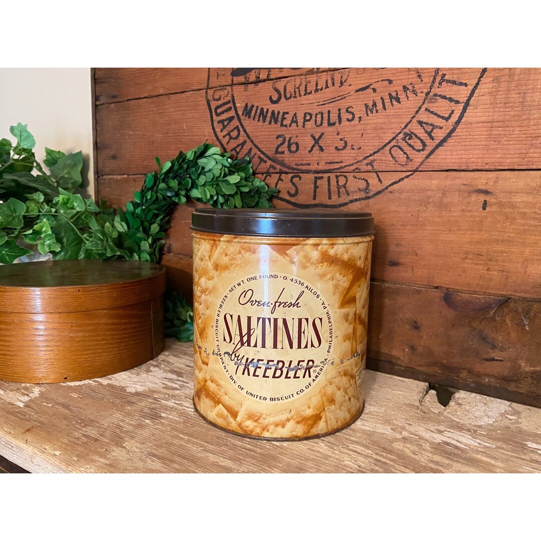 Vintage Saltines Tin | Vintage Advertising Tin | Vintage Saltines ...