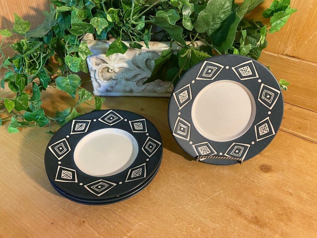 Vintage Pottery Barn Bongo Plates not Vintage Set of 4 Japan Black ...