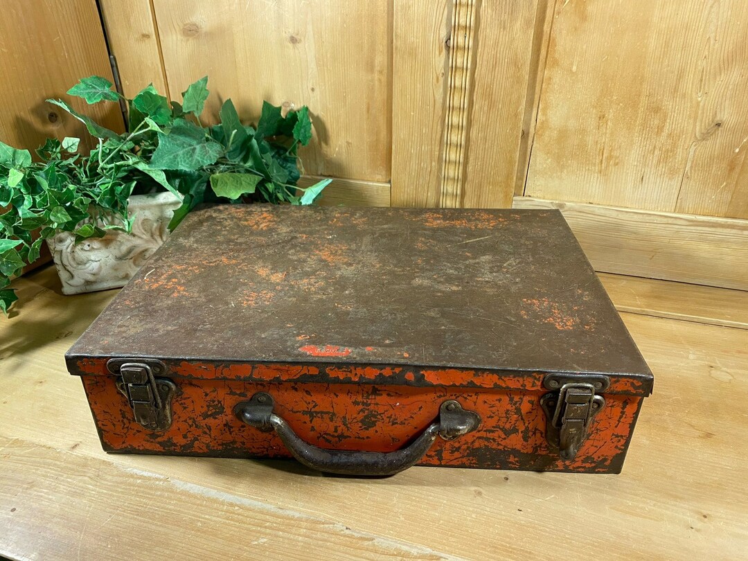 Vintage Red Metal Tool Box (empty) | Rustic Farmhouse Decor | Rusty Red ...