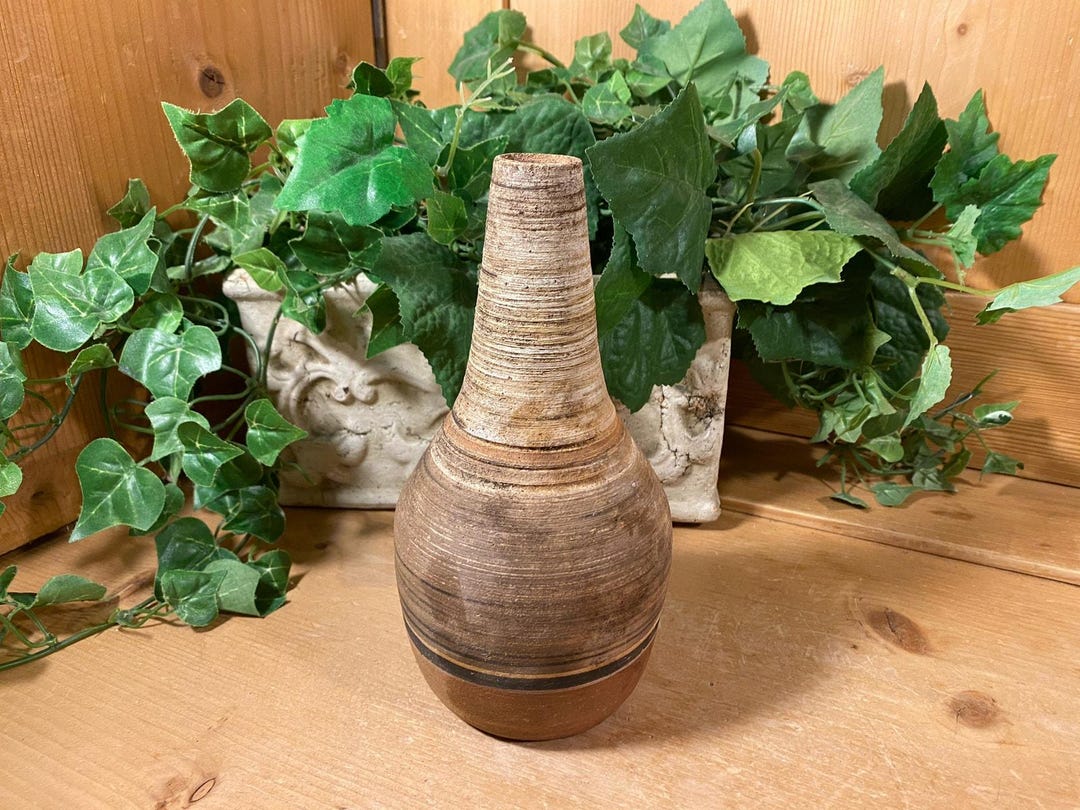 Vintage Rustic Handmade Pottery Flower Vase | Ribbed Pottery Vase | Tan ...