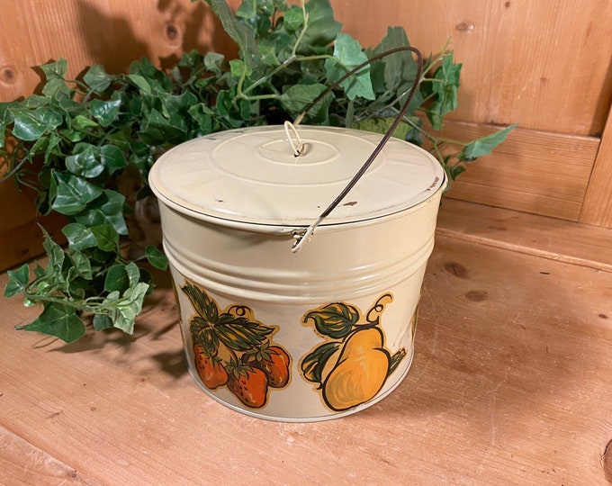 Vintage Decorative Tin Pail With Fruit | White Metal Pail With Lid ...