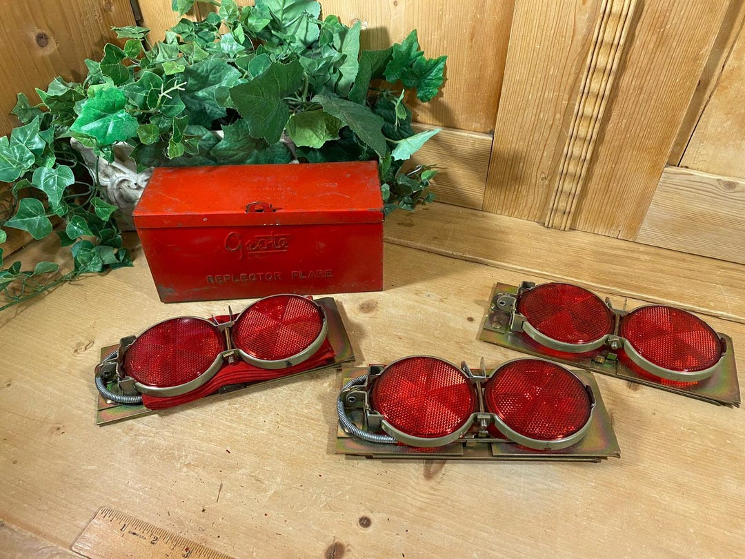 Vintage Emergency Reflector Flare Set | Grote | Red Emergency ...