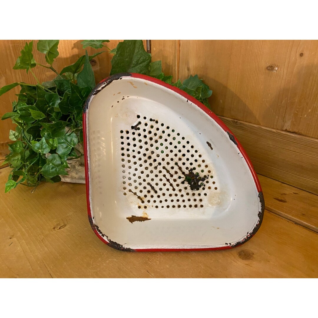 Vintage White Enamel Corner Colander With Red Trim | Triangular Sink ...