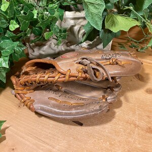 Vintage Spalding Leather Baseball Glove | Full Size Leather Baseball Mitt | Baseball Memorabilia ...