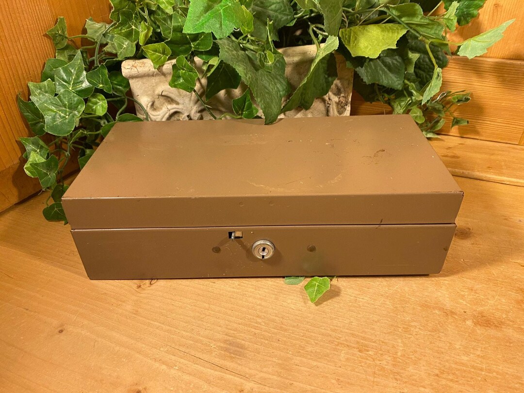 Vintage Brown Metal Lock Box With Removable Coin Sorting Tray | Metal ...