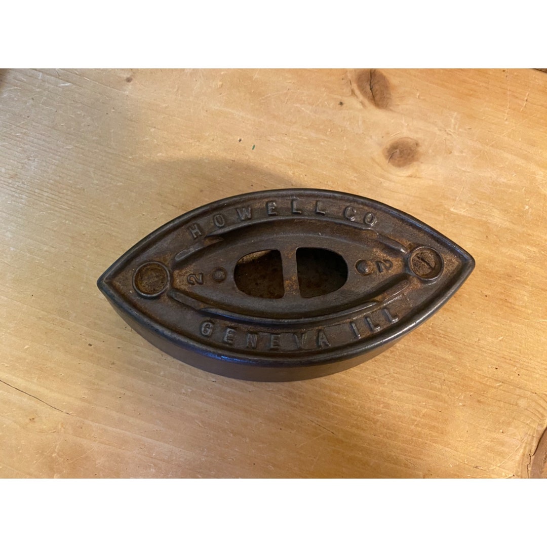 Vintage Sad Iron Cast Iron Howell Co. Geneva IL - Etsy