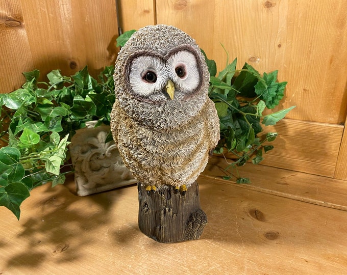 Vintage Gray Owl on A Stump Statue | Owls | Forestcore Table Decor ...